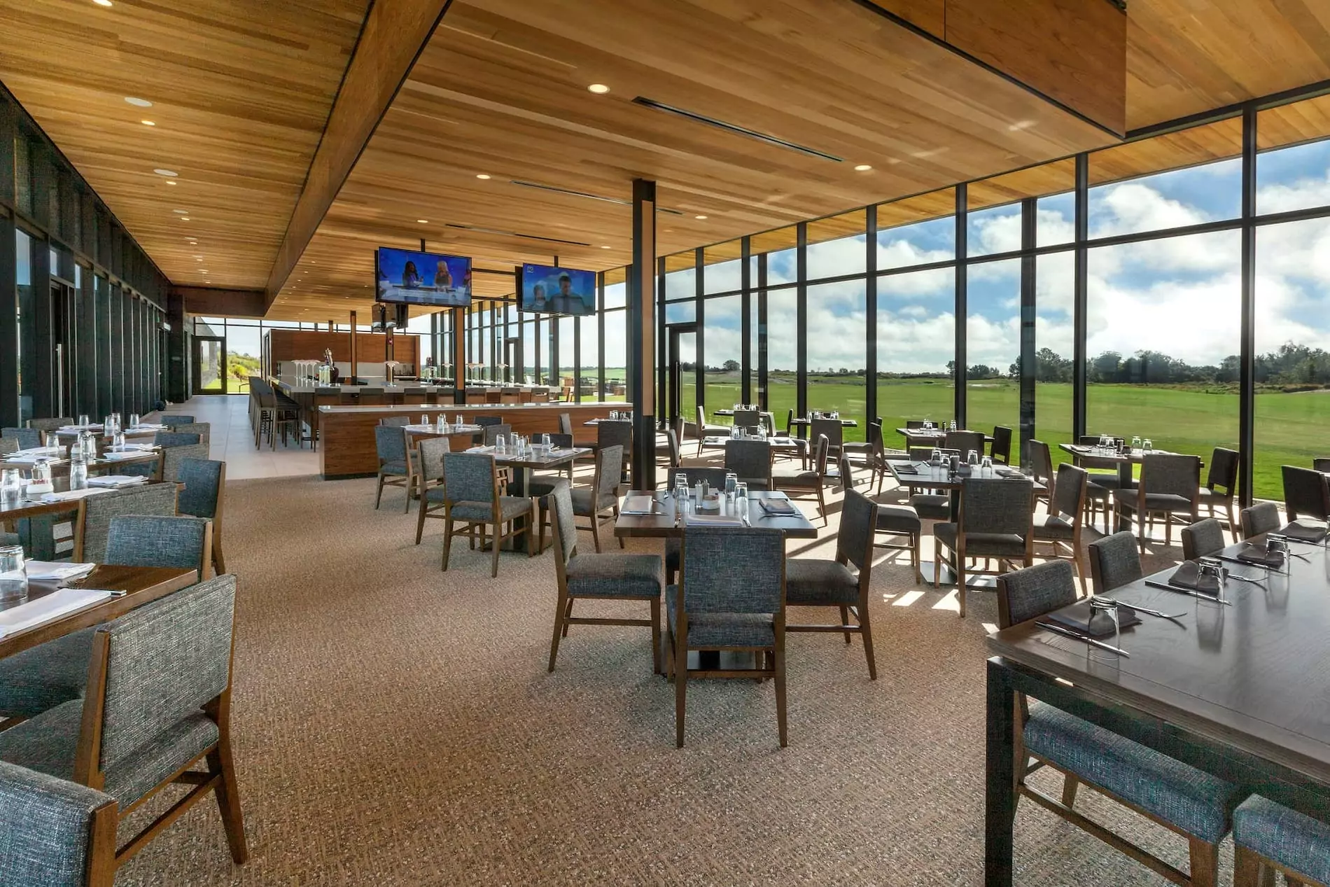 Bone Valley Tavern in Florida - Streamsong Resort Restaurant